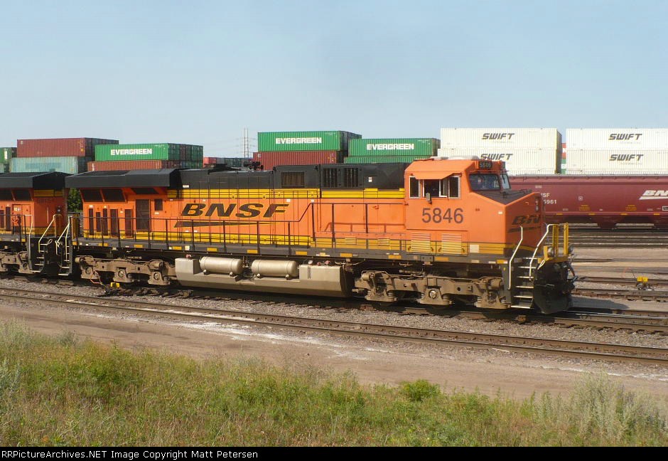 BNSF 5846